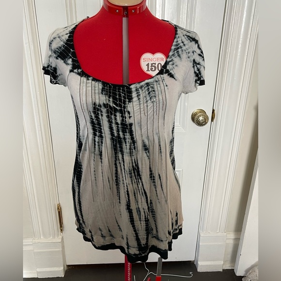 ONE WORLD | Tops | One World Tee Shirt With Dangling Chain Accents ...